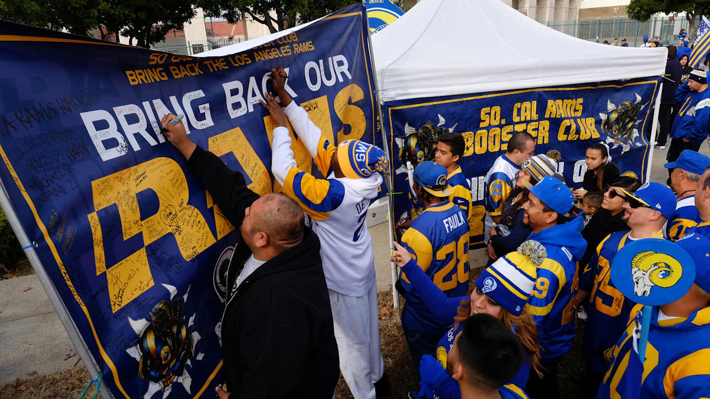 LA Rams fans rally at Coliseum to demand team's return - Sports Illustrated