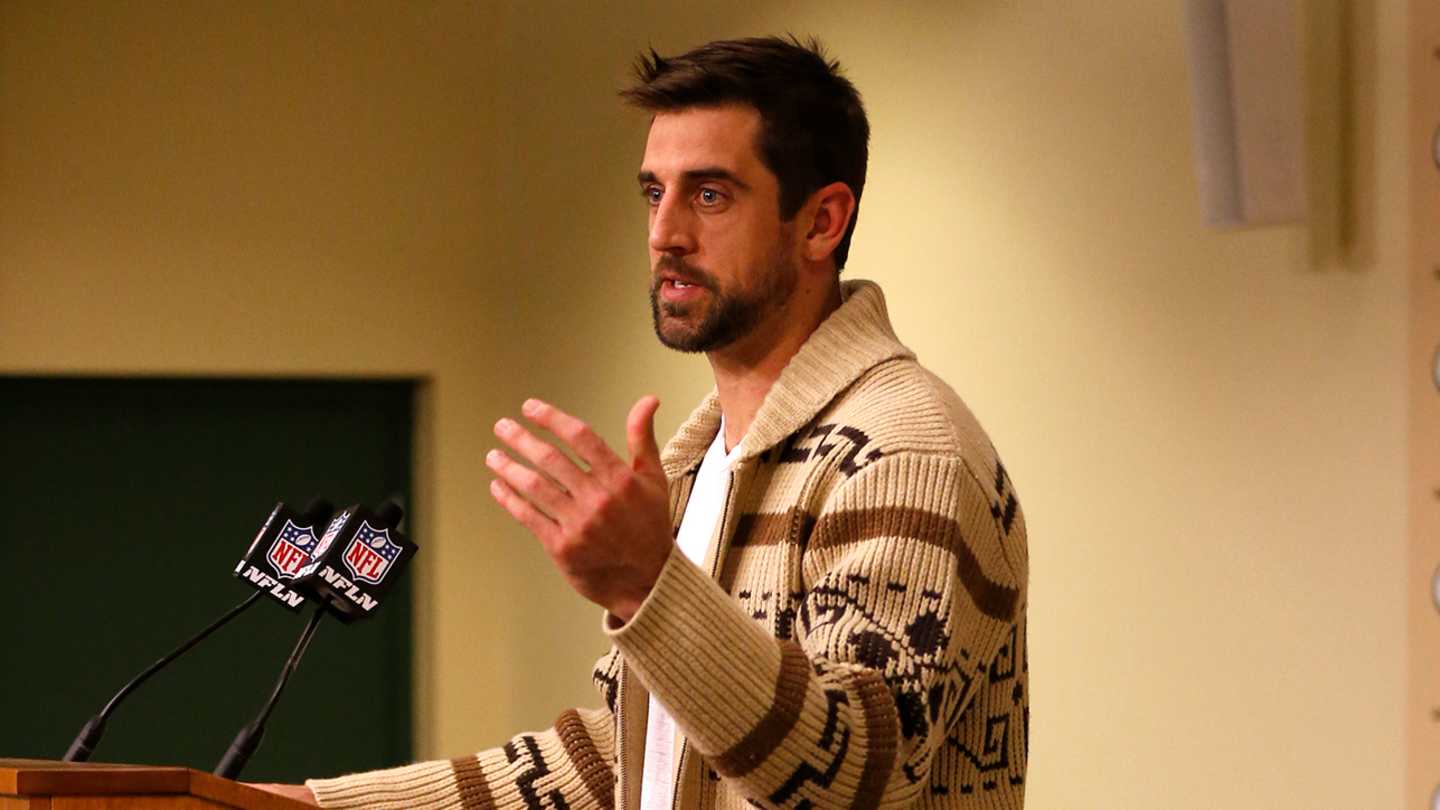 Aaron Rodgers wears The Dude's sweater after game (Photo) - Sports ...
