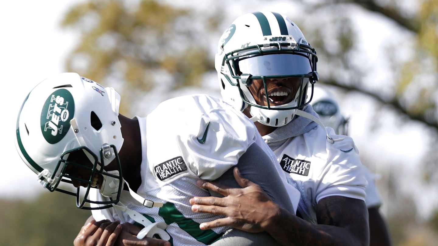 Dolphins' Maxwell passes on chance to feud with Marshall - Sports ...