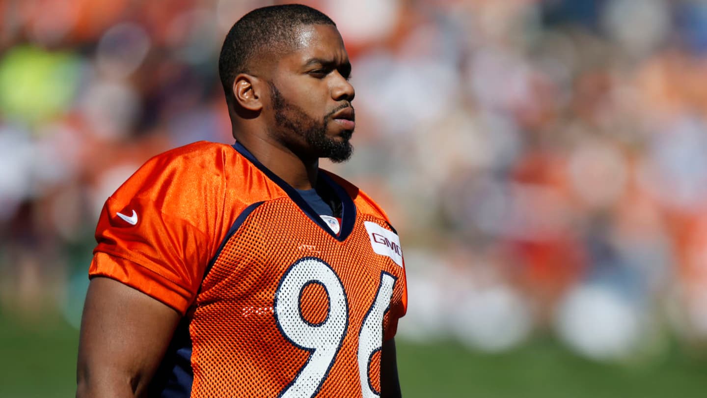 Vance Walker: Denver Broncos DE (ACL) out for season - Sports Illustrated