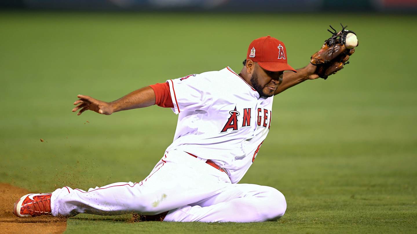 Martin, Cano help Mariners beat Angels for 6th straight win - Sports ...