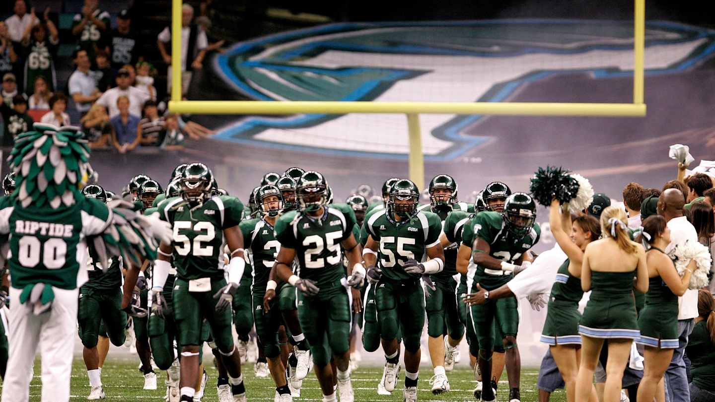 Tulane football honors 10th anniversary of Katrina with patch - Sports ...