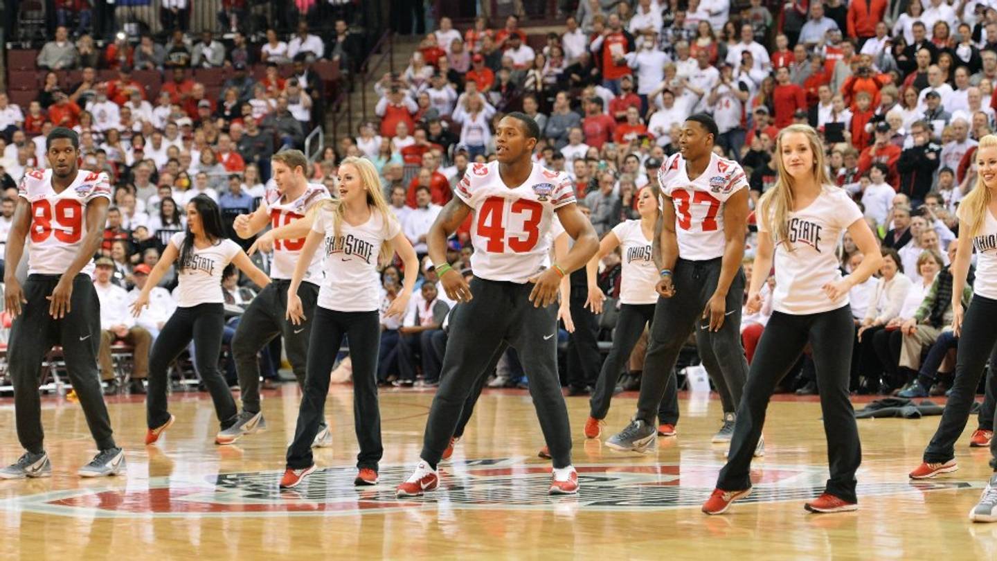 Ohio State football players show off dance moves at halftime - Sports ...