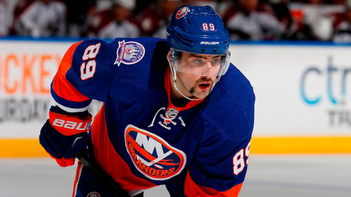 Canucks acquire F Cory Conacher in trade with Islanders - Sports ...