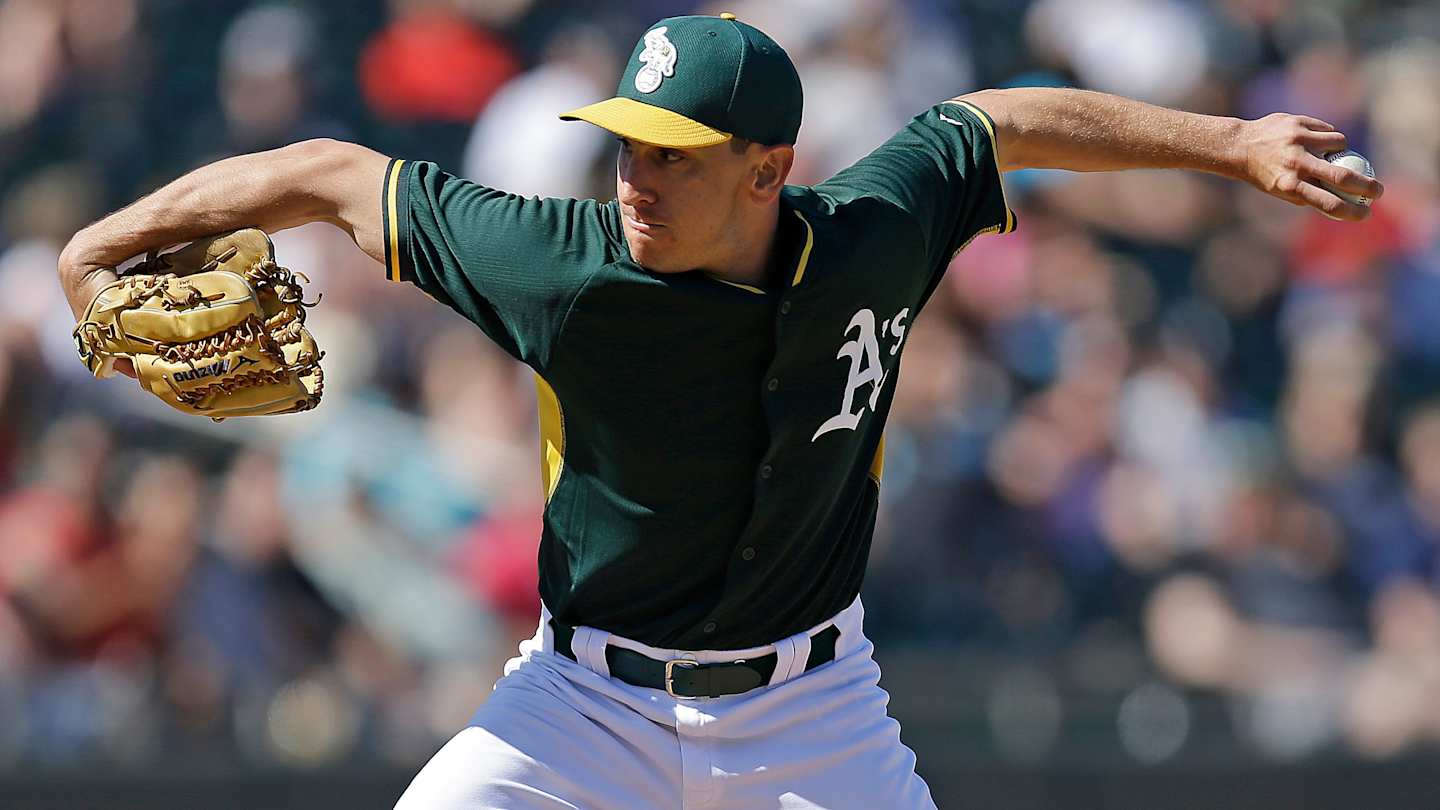 Oakland's switch-pitcher Venditte to DL with shoulder strain - Sports ...