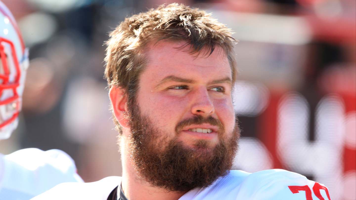 Wisconsin football: C Dan Voltz (knee) out for season - Sports Illustrated