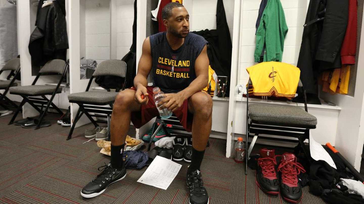 NBA: Suns to sign A.J. Price and release Seth Curry - Sports Illustrated