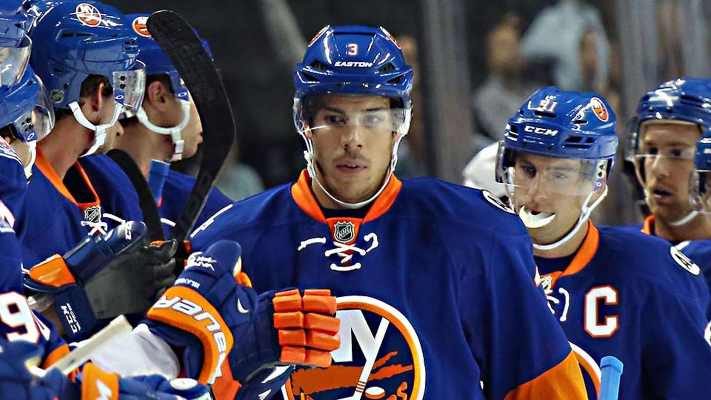 Travis Hamonic trade request puts Islanders in a bind - Sports Illustrated