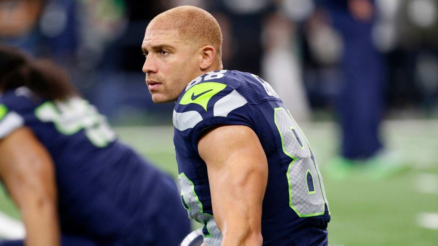 Jimmy Graham injury: Seahawks TE injures knee/patellar tendon - Sports ...