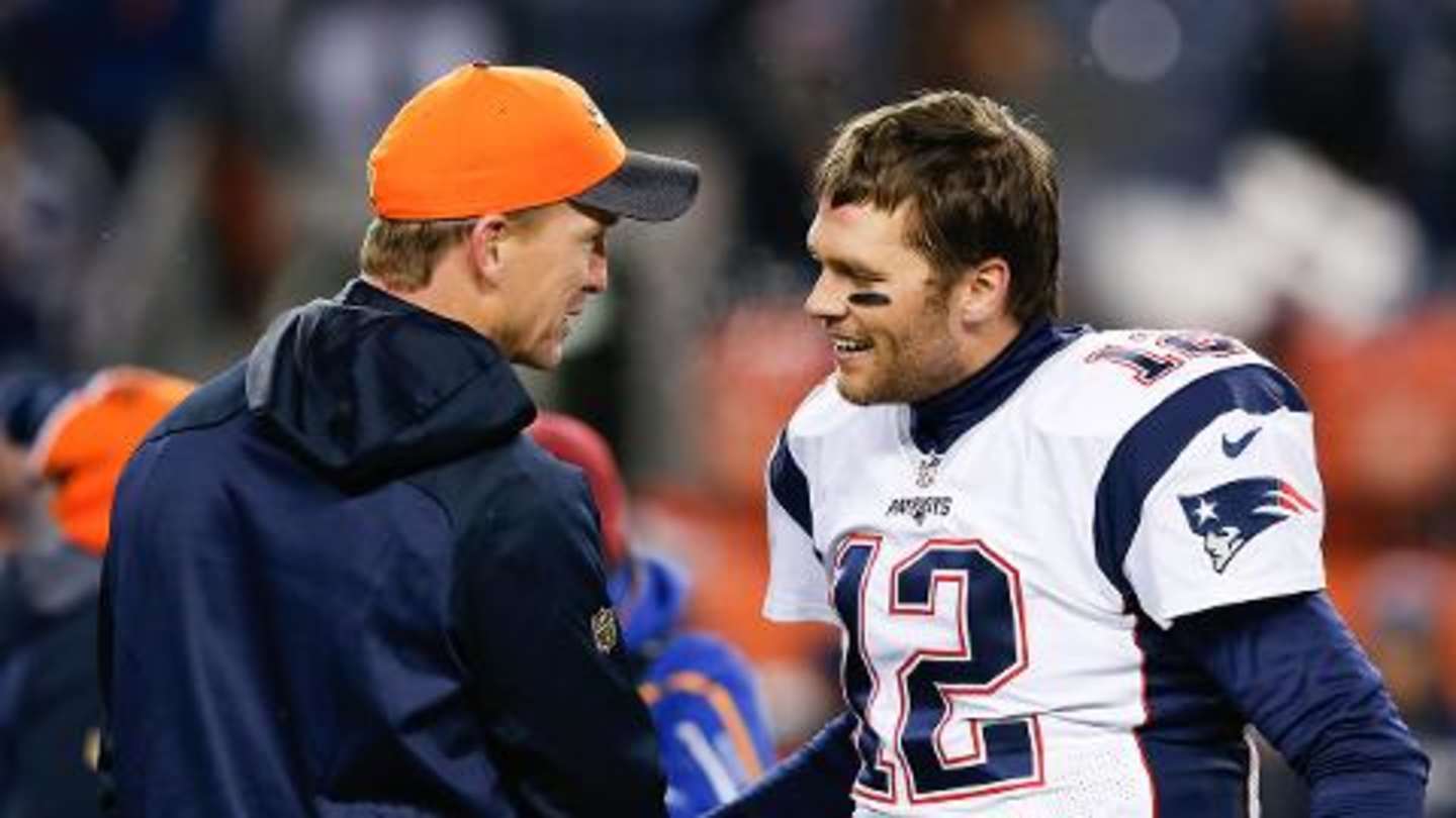 Tom Brady Takes Savage Dig at Peyton Manning’s Complaint About Flying Commercial - Sports ...