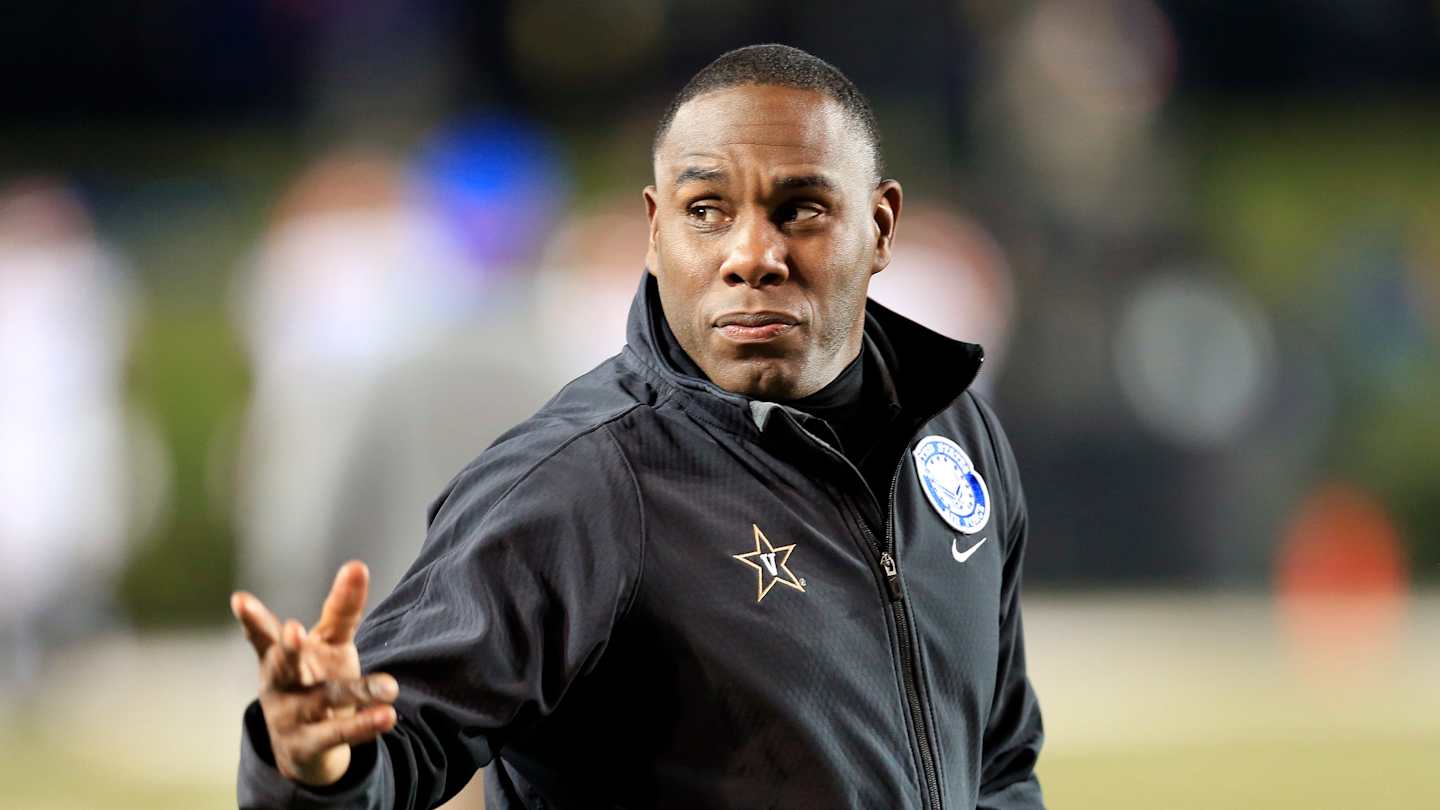 Mason excited about running defense as Vanderbilt reports - Sports ...