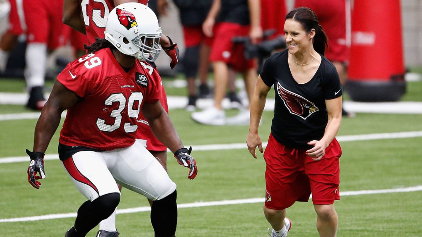 Arizona Cardinals: Jen Welter's relationship with her players - Sports ...
