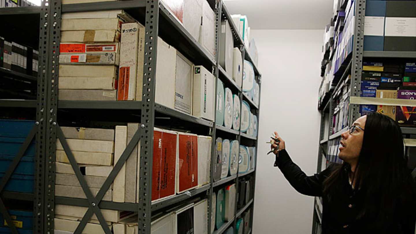 Greg Bishop: History of boxing takes shape in unique Las Vegas vault ...