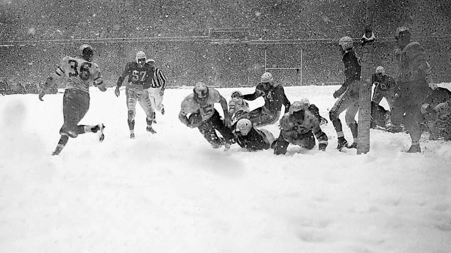 The 10 Most Memorable Snow Games in NFL History - Sports Illustrated