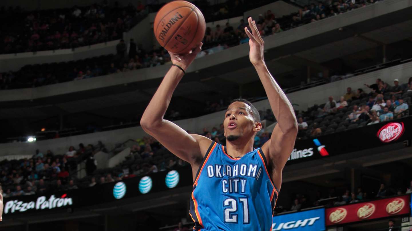 Oklahoma City Thunder guard Andre Roberson leaves game with ankle ...
