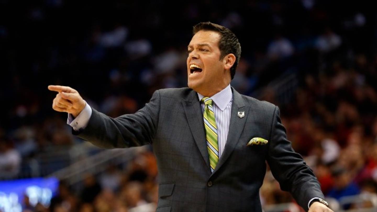 Report: Manhattan coach Steve Masiello completes degree at Kentucky ...