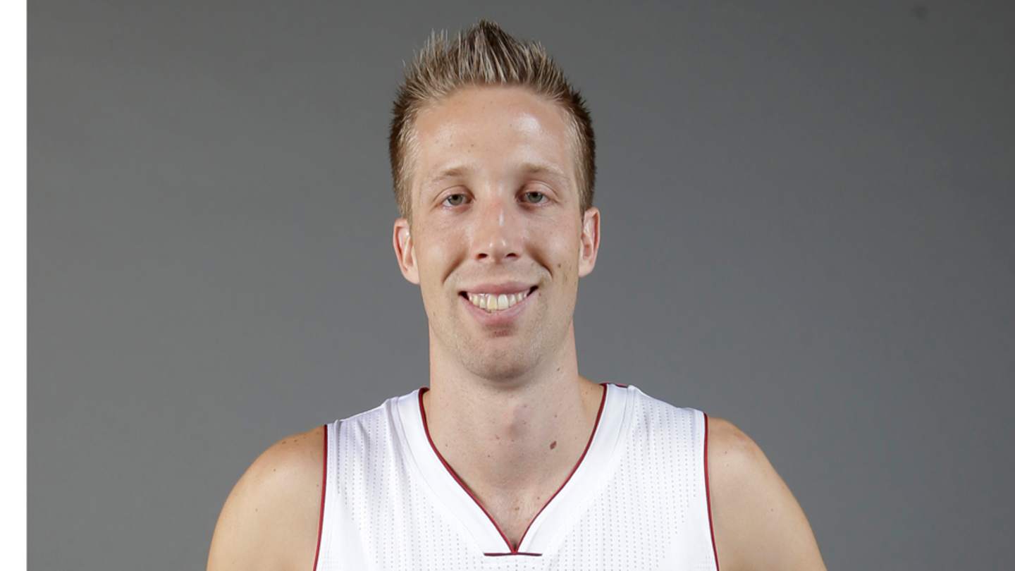 Miami Heat center Justin Hamilton has heart procedure - Sports Illustrated