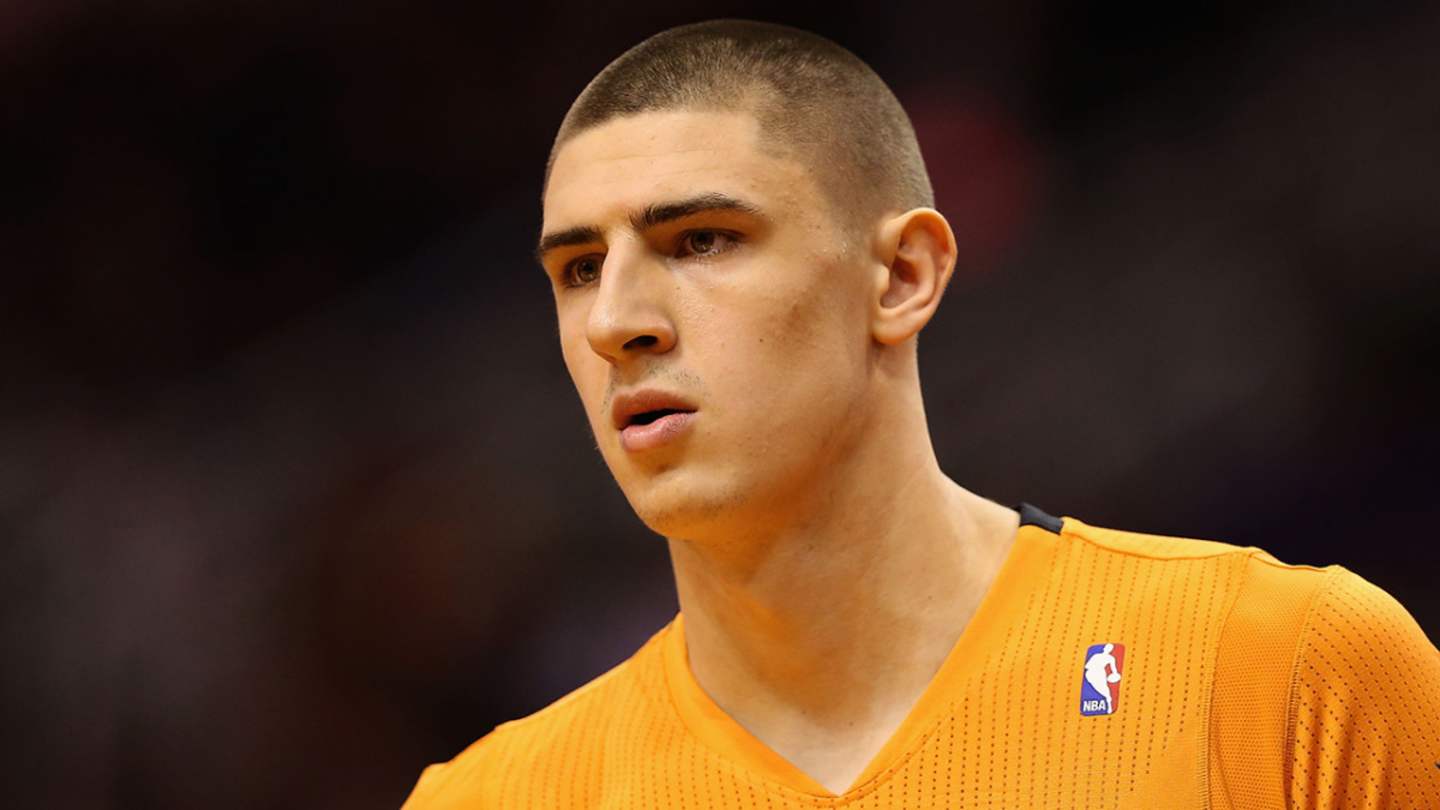 Phoenix Suns center Alex Len has broken finger - Sports Illustrated
