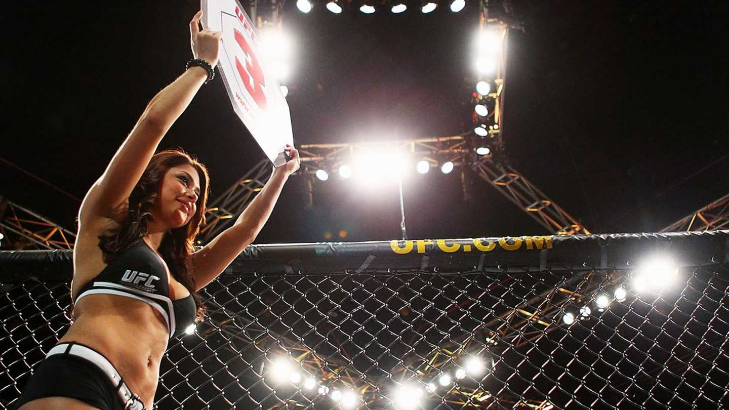 Ring Card Girls - Sports Illustrated