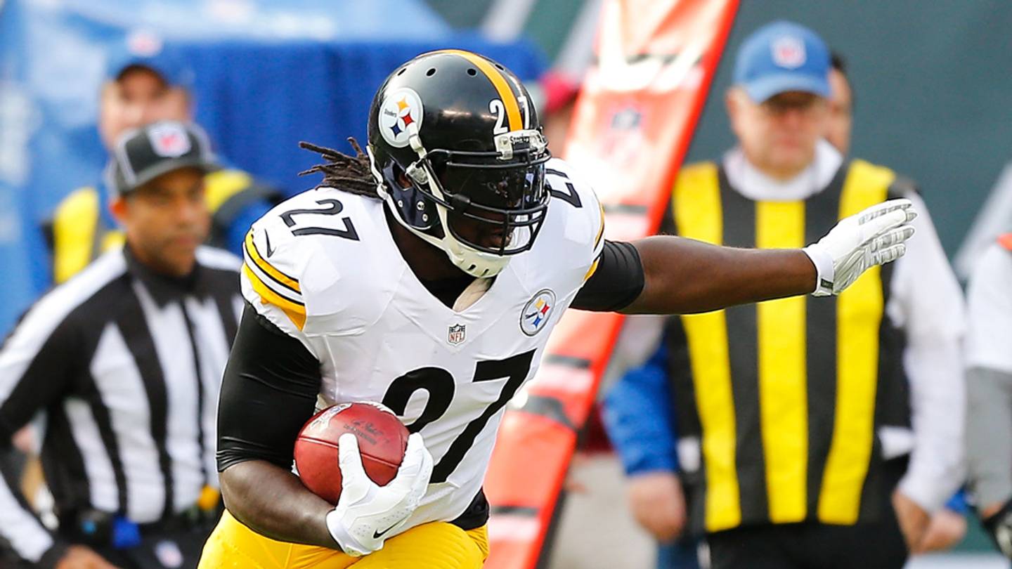 Pittsburgh Steelers running back LeGarrette Blount leaves field ...