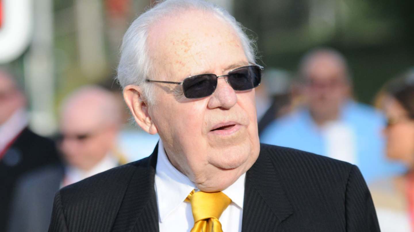 Saints owner Tom Benson hospitalized after needing oxygen - Sports ...