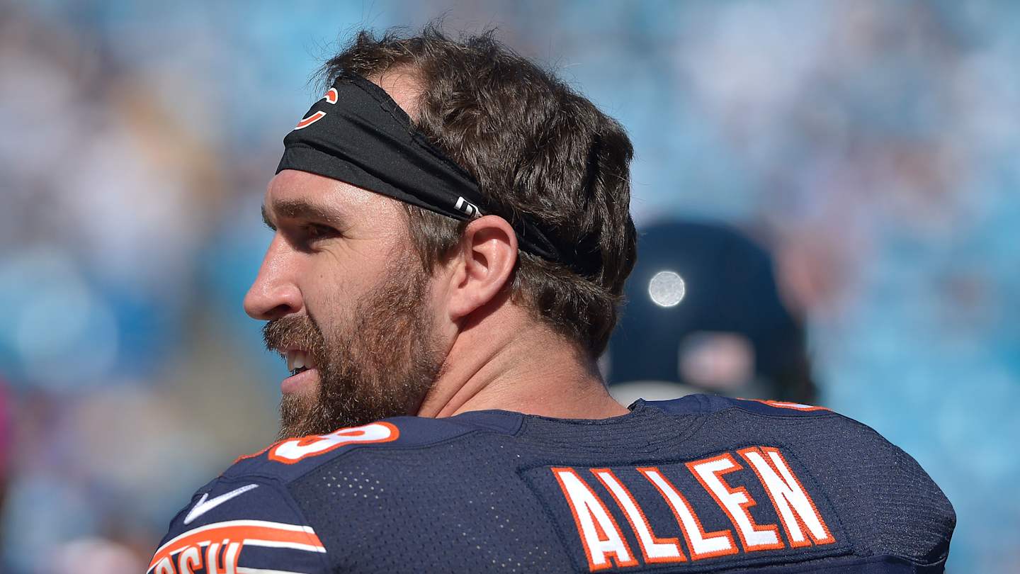 Chicago Bears' Jared Allen not concerned about lack of sacks - Sports ...