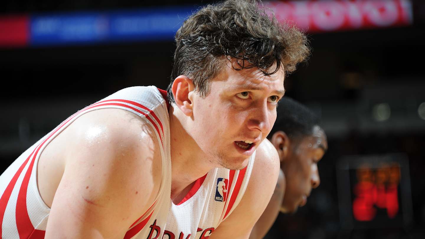 Source: Rockets to send Omer Asik to Pelicans for future first-round ...