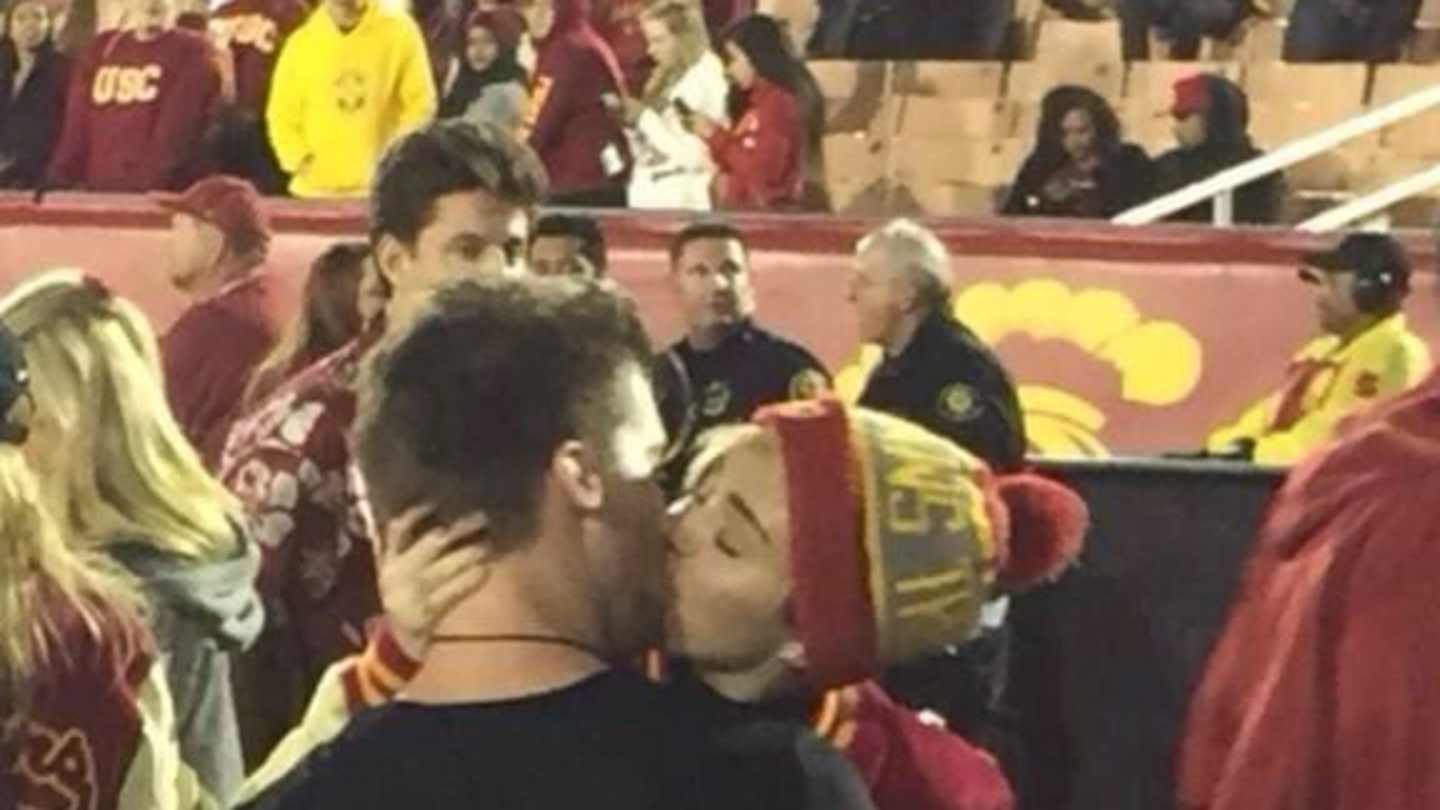 USC Trojans vs Cal Bears: Miley Cyrus and Patrick Schwarzenegger got ...