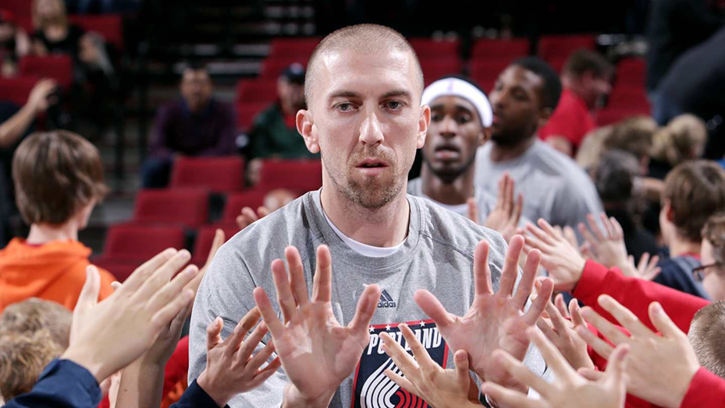 Video: Blazers' Steve Blake drops Kenneth Faried with flagrant foul ...
