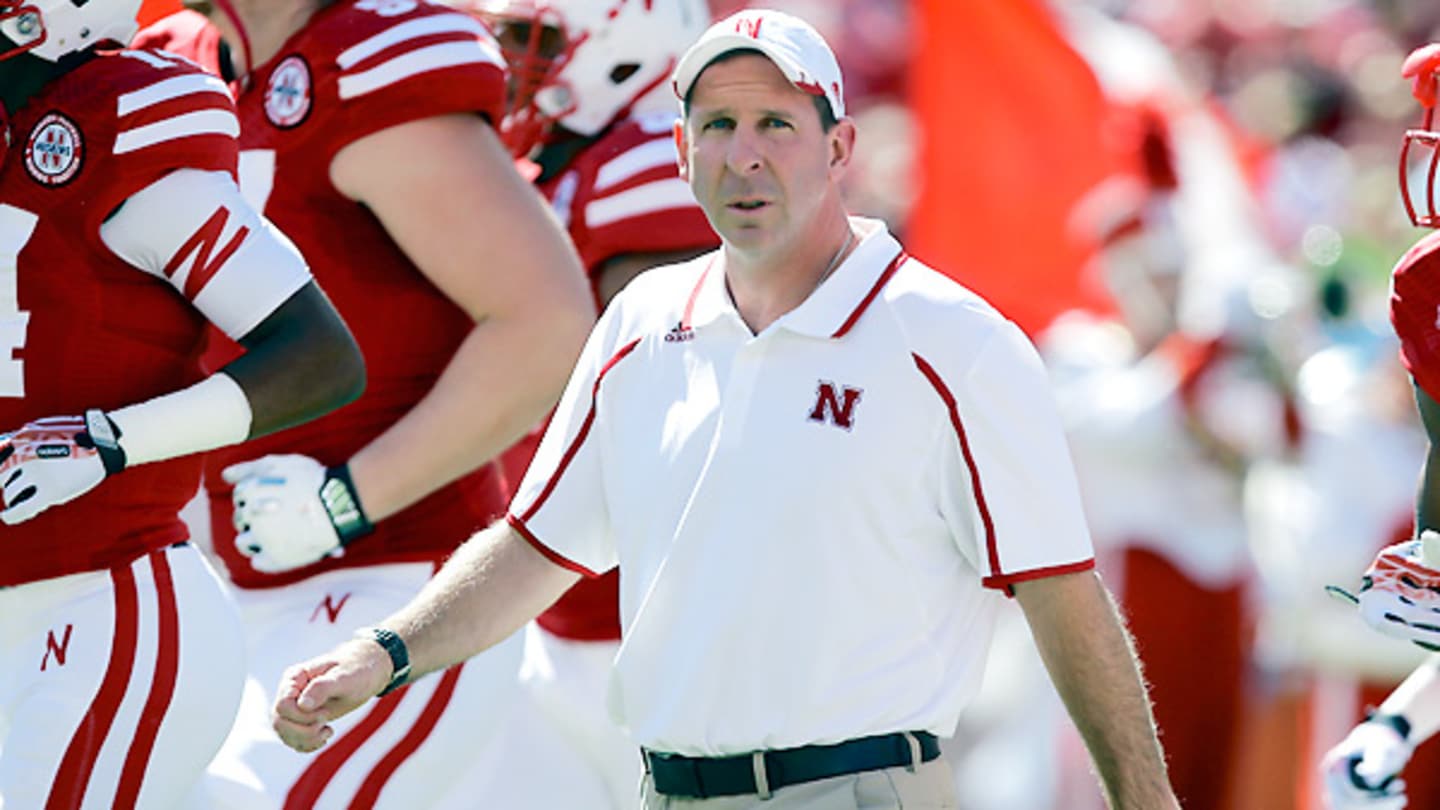 Nebraska extends coach Bo Pelini through 2018 season - Sports Illustrated