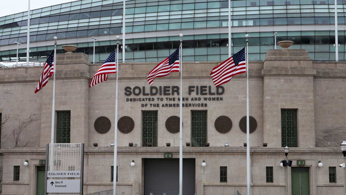 Chicago Bears' Soldier Field to install larger video screens - Sports ...