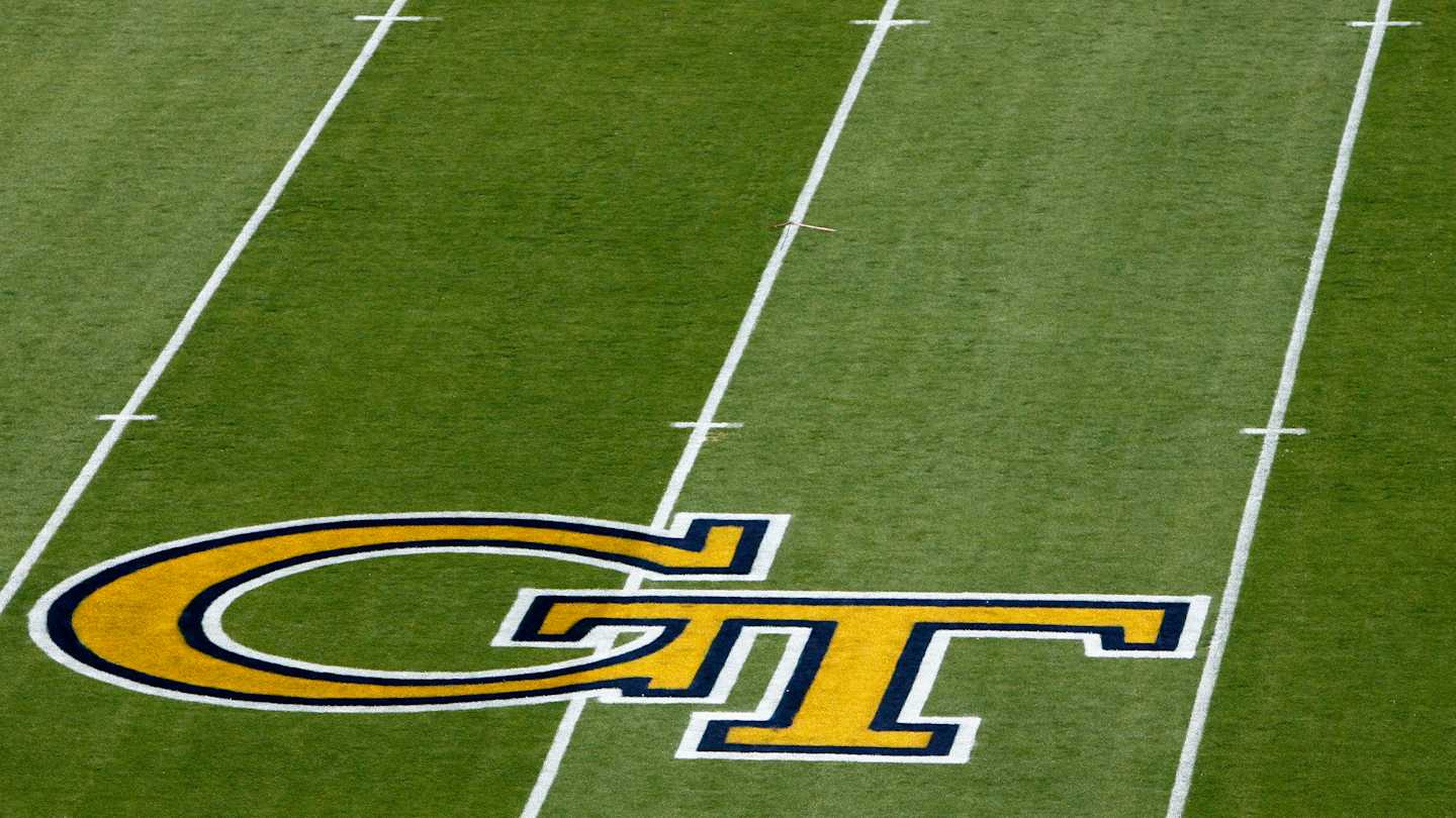 Georgia Bulldogs-Georgia Tech Yellow Jackets rivalry: GT student ...