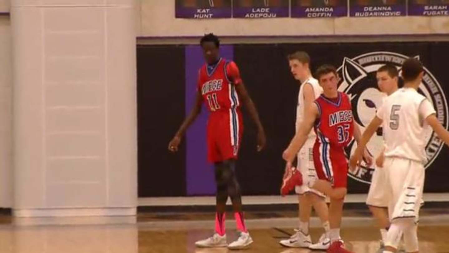 Video: Bol Bol, son of ex-NBA player Manute Bol, was dominant in his ...