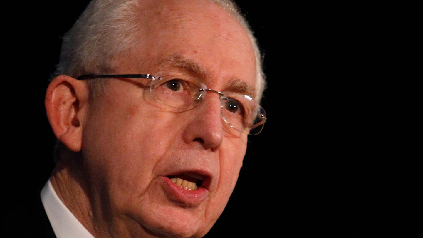 Mike Slive: Still SEC boss after cancer battle, feels good - Sports ...