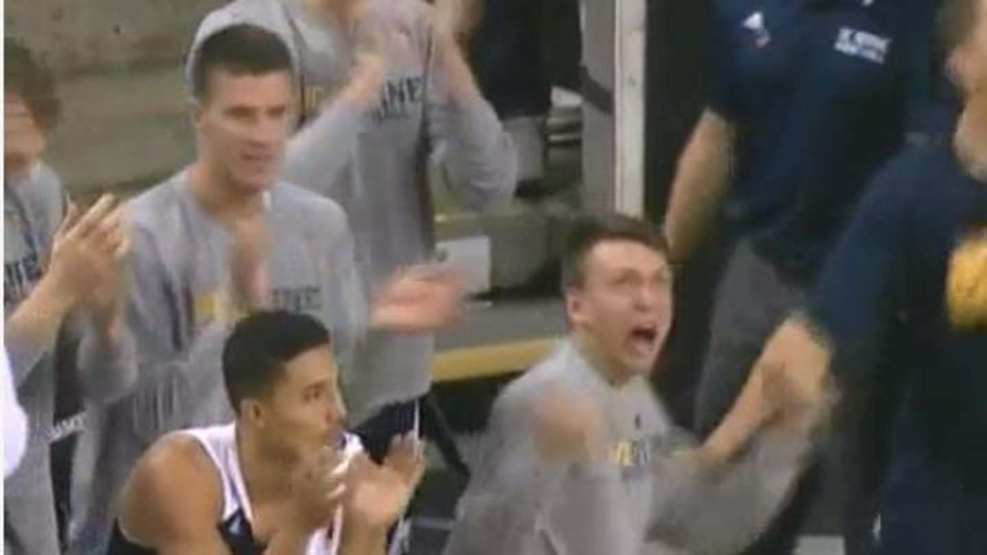 Louisville-UC Irvine: Video of bench player's crazy dance - Sports ...
