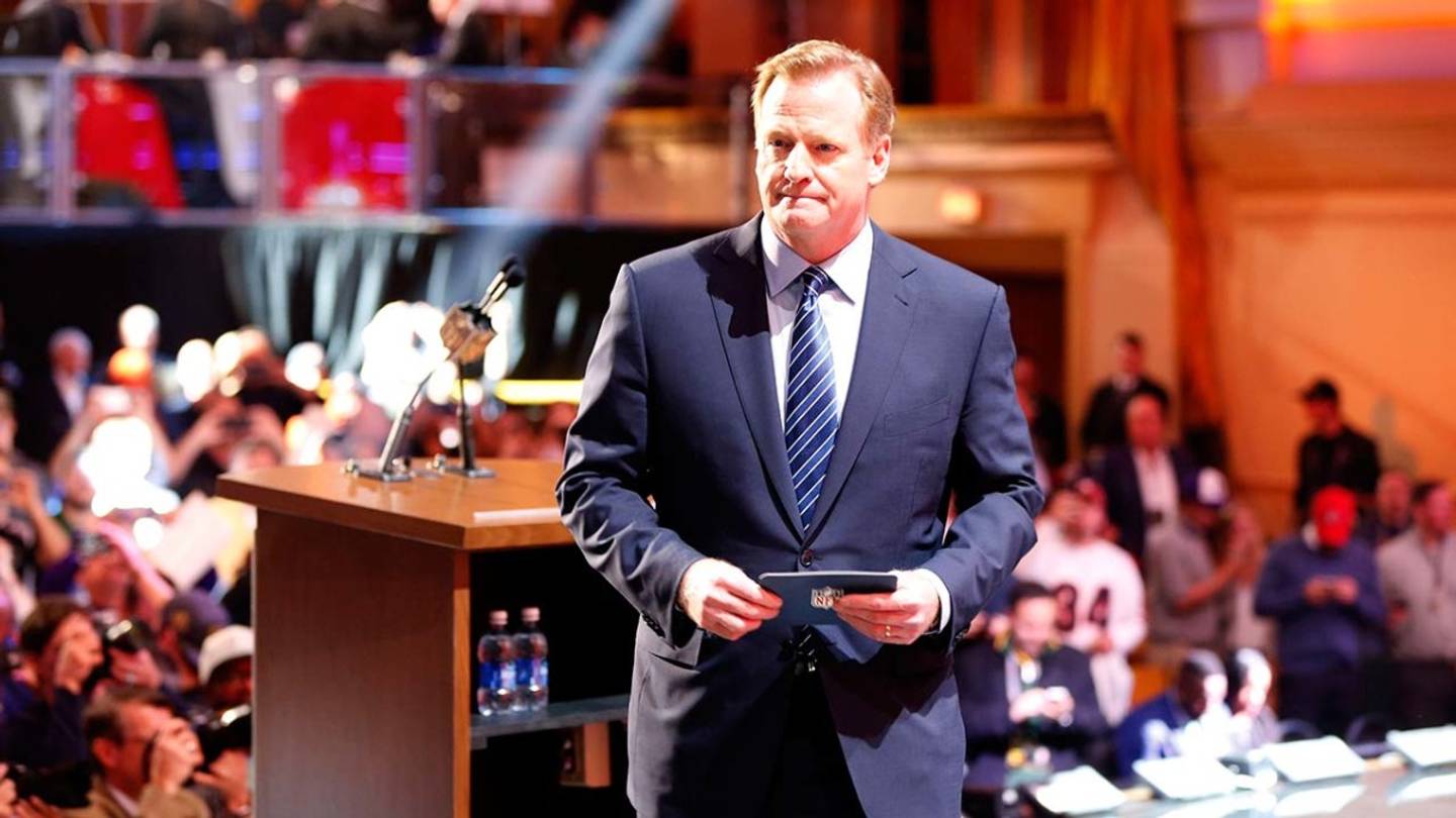 Roger Goodell booed by fans at NFL draft - Sports Illustrated