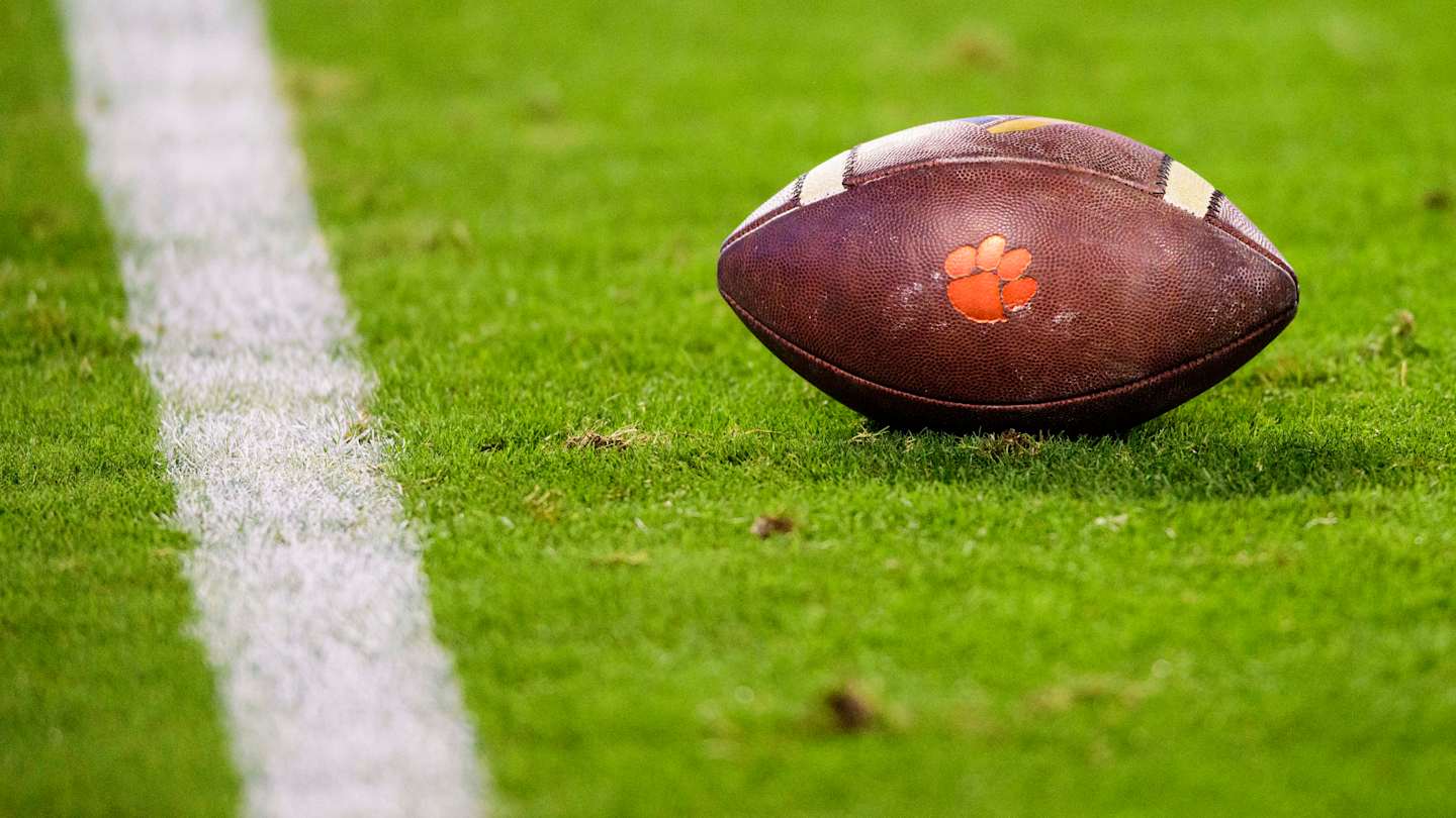 Clemson football: Four-star QB Hunter Johnson commits - Sports Illustrated