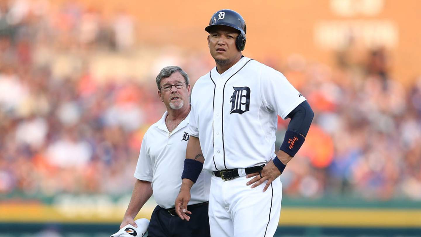 Detroit Tigers' Miguel Cabrera leaves game with calf strain - Sports ...