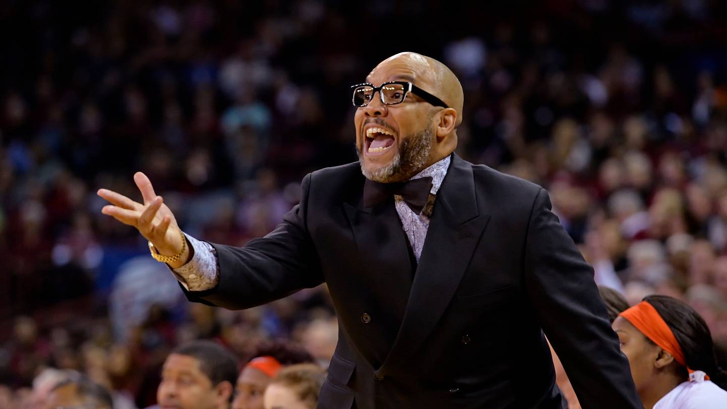 Syracuse extends contract of women's hoops coach Hillsman - Sports ...