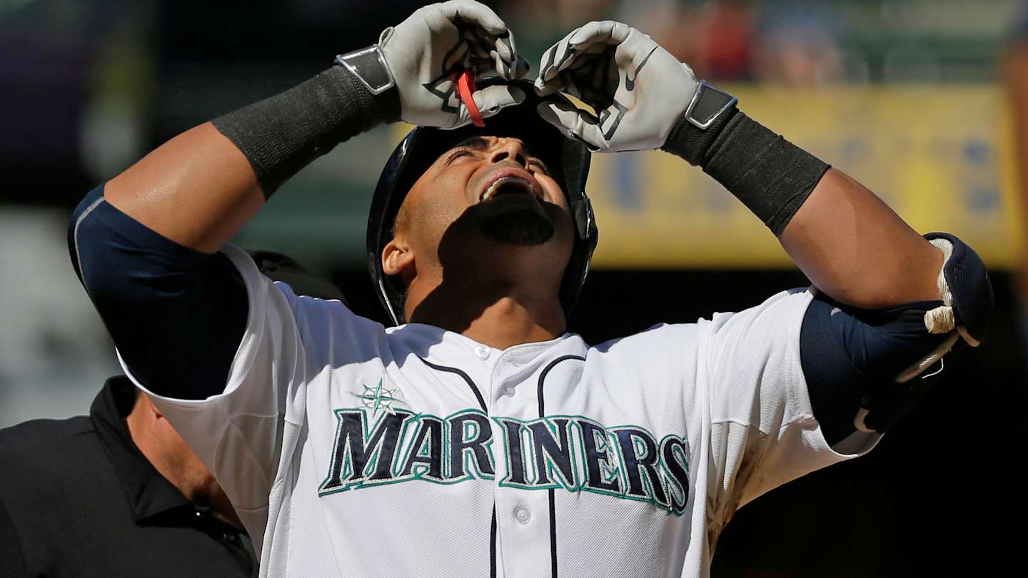 Cruz hits 40th HR, Hernandez wins, Mariners top Texas - Sports Illustrated