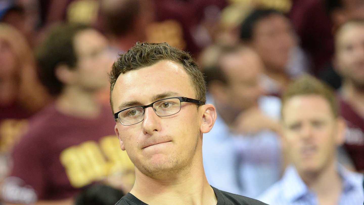 Johnny Manziel: Seth Rollins trolls Browns QB at WWE Raw (video ...
