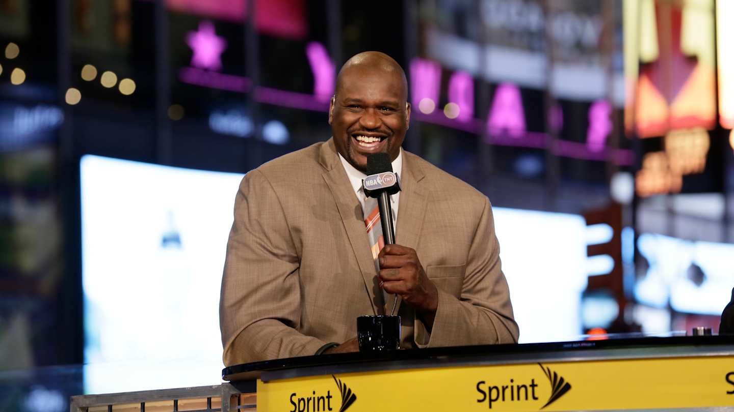 Atlanta Hawks takes selfie with Shaq, starts crying (Video) - Sports ...