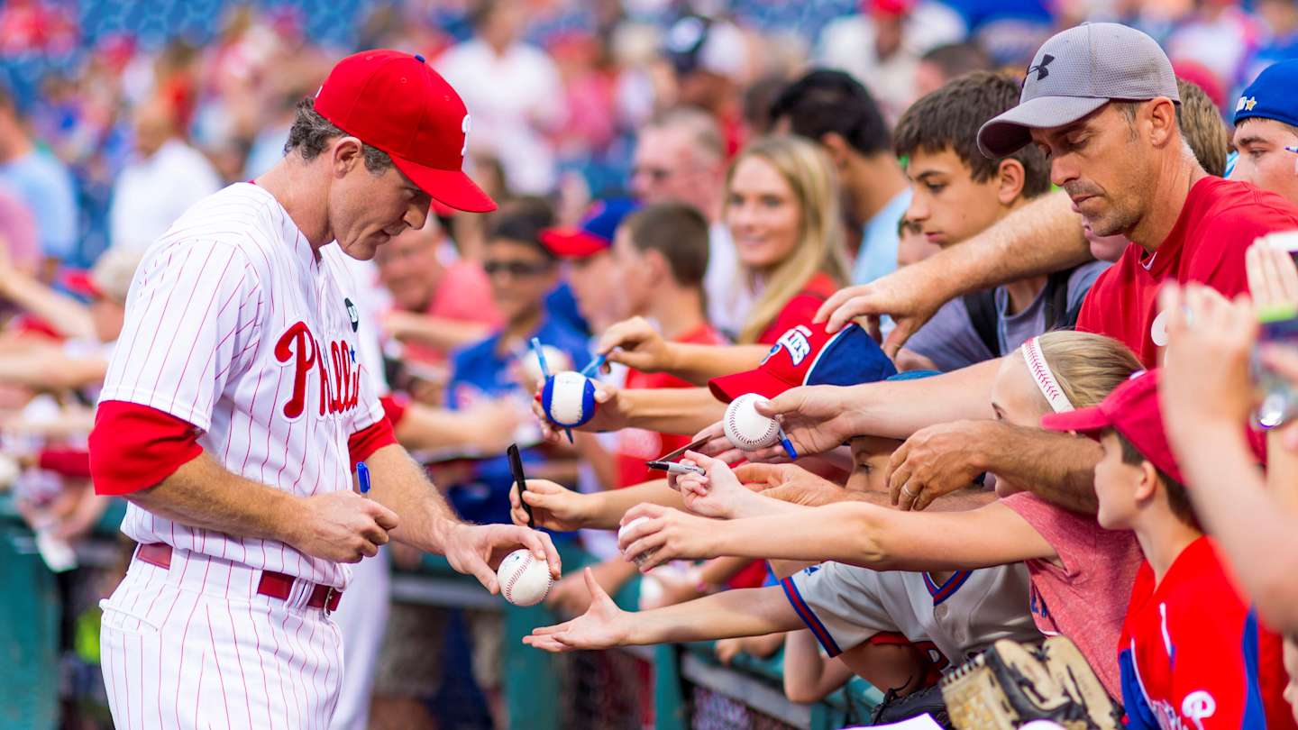 Philadelphia Phillies: Chase Utley thanks fans after Dodgers trade ...