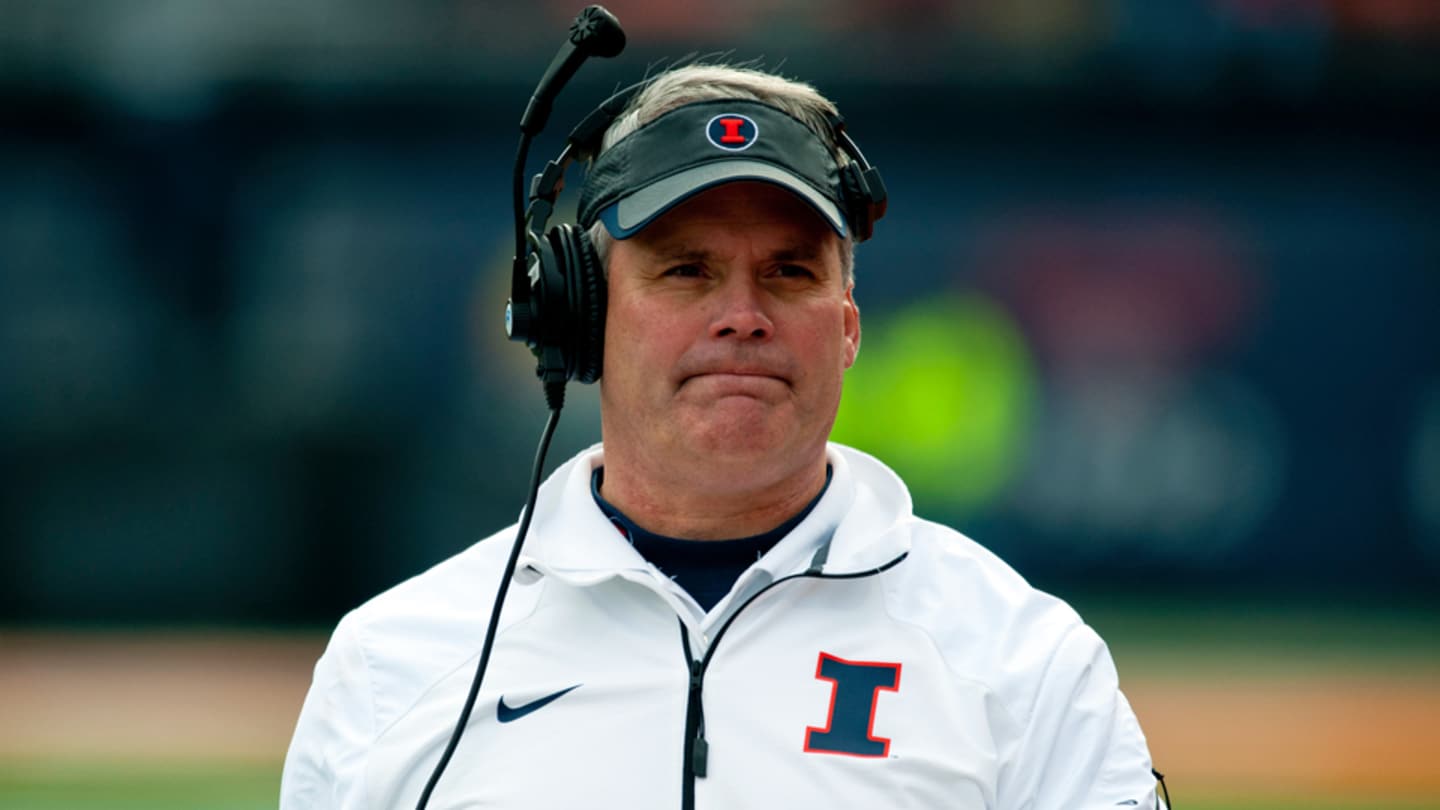 Illinois football: Tim Beckman fired 1 week before season - Sports ...