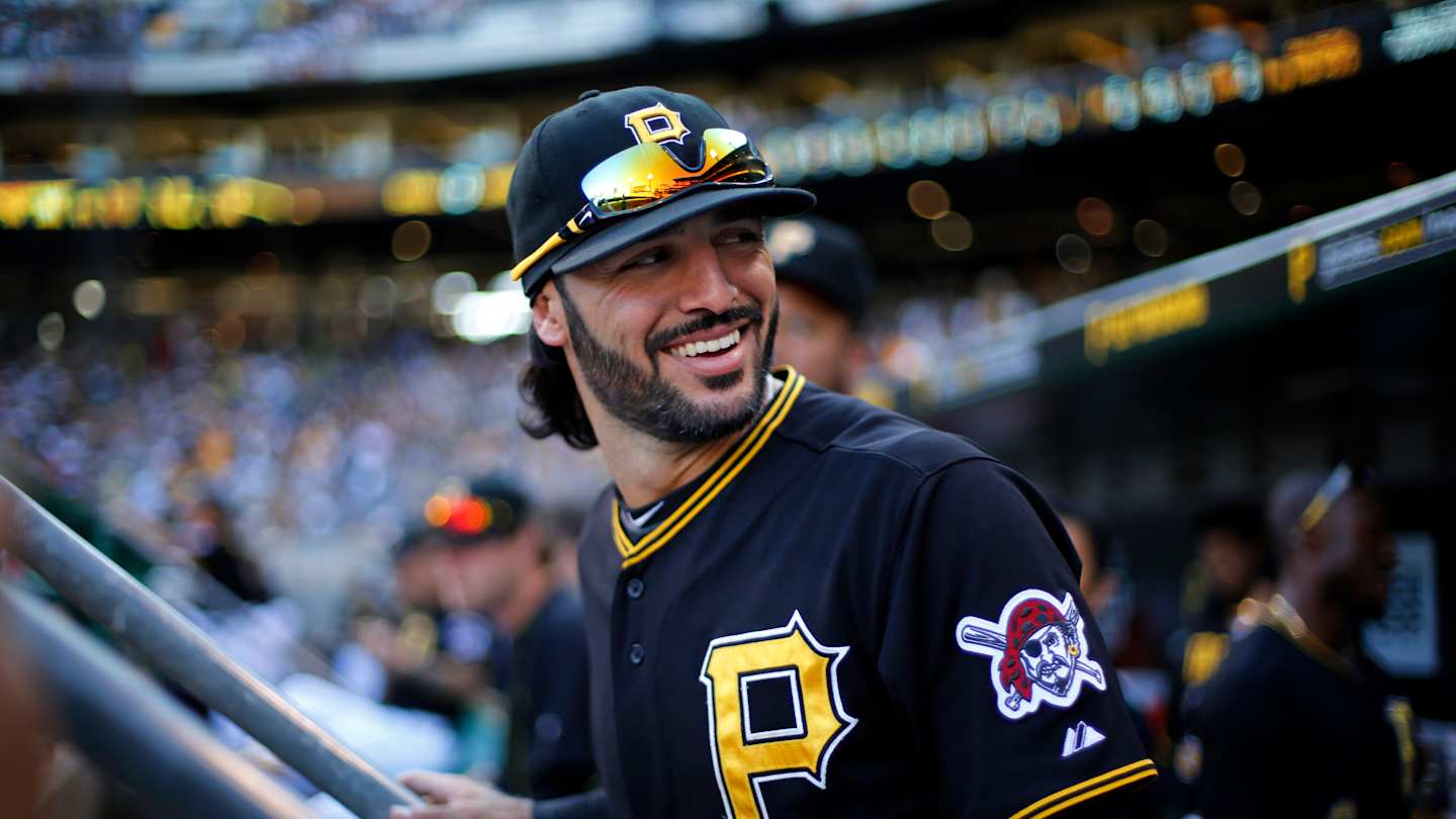 Video: Pittsburgh Pirates OF Sean Rodriguez makes diving catch - Sports ...