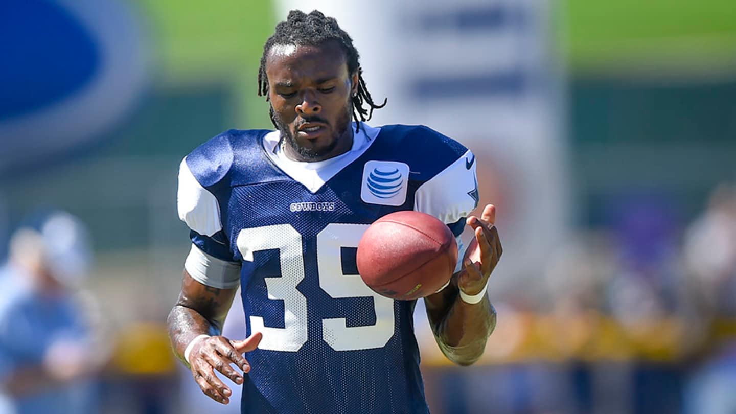 Dallas Cowboys' Brandon Carr: Surgery for broken hand injury - Sports ...