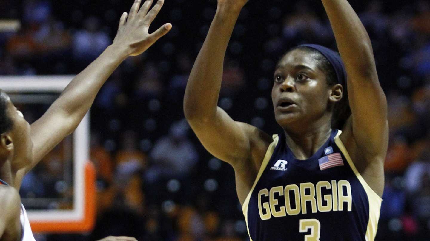 Staley, South Carolina sign Georgia Tech transfer in Davis - Sports ...