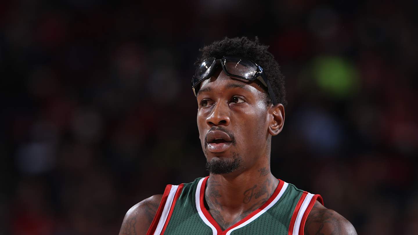 Milwaukee Bucks' Larry Sanders out for personal reasons, no timetable ...