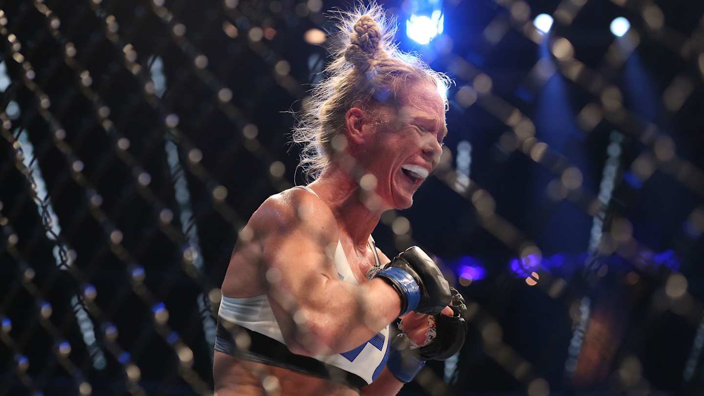 Holly Holm upsets Ronda Rousey, wins UFC title - Sports Illustrated