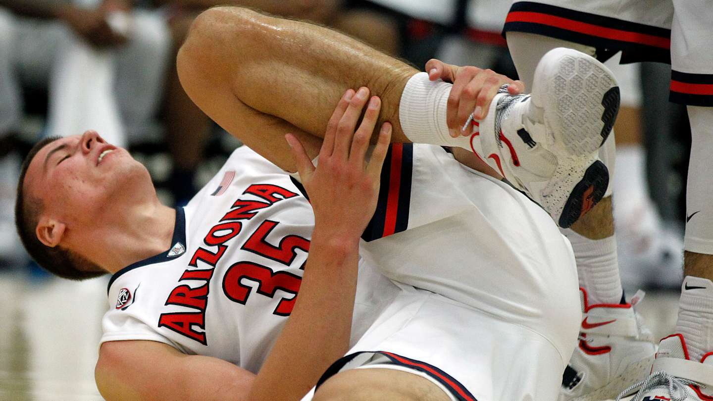 Arizona's Tarczewski out at least a month with foot injury - Sports ...